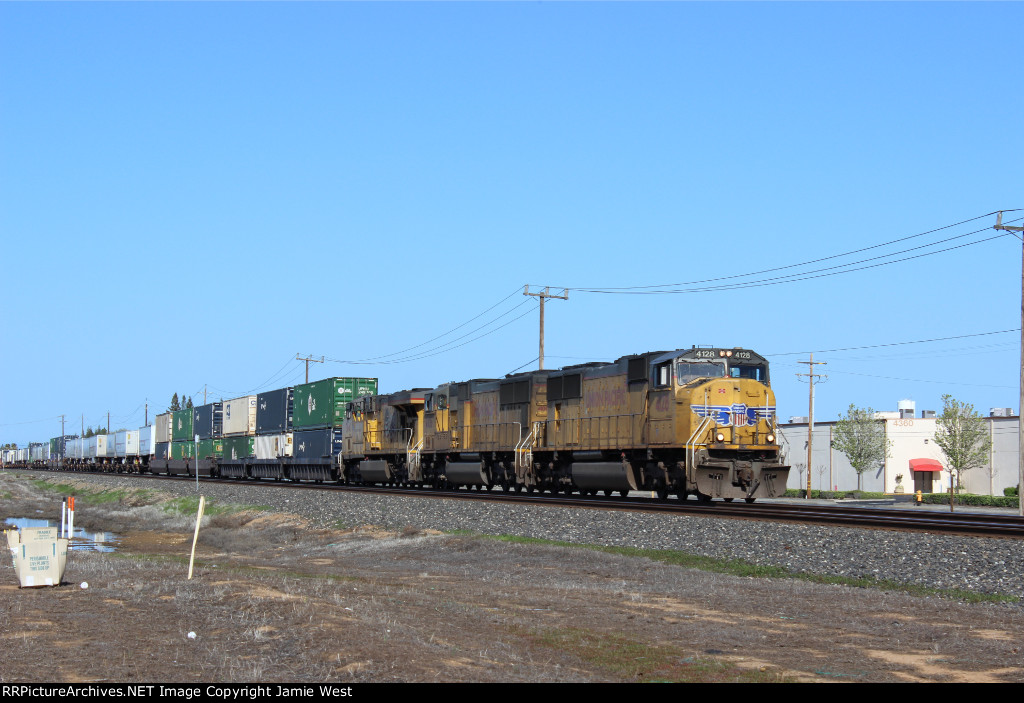 UP Stack Train in McClellan